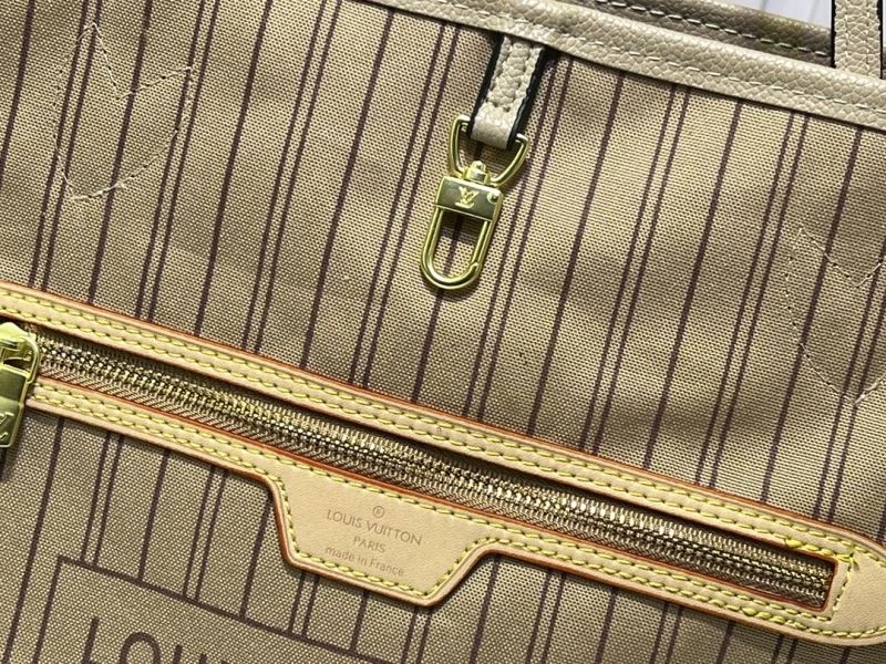 Top mirror Louis Vuitton Shopping Bags