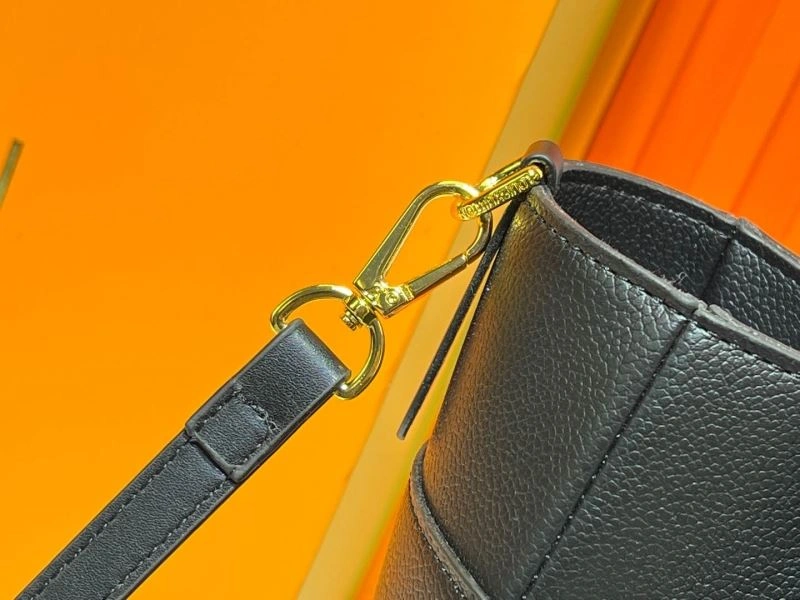 Low-cost Louis Vuitton Shopping Bags