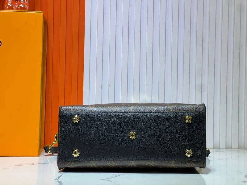 Low-cost Louis Vuitton Shopping Bags