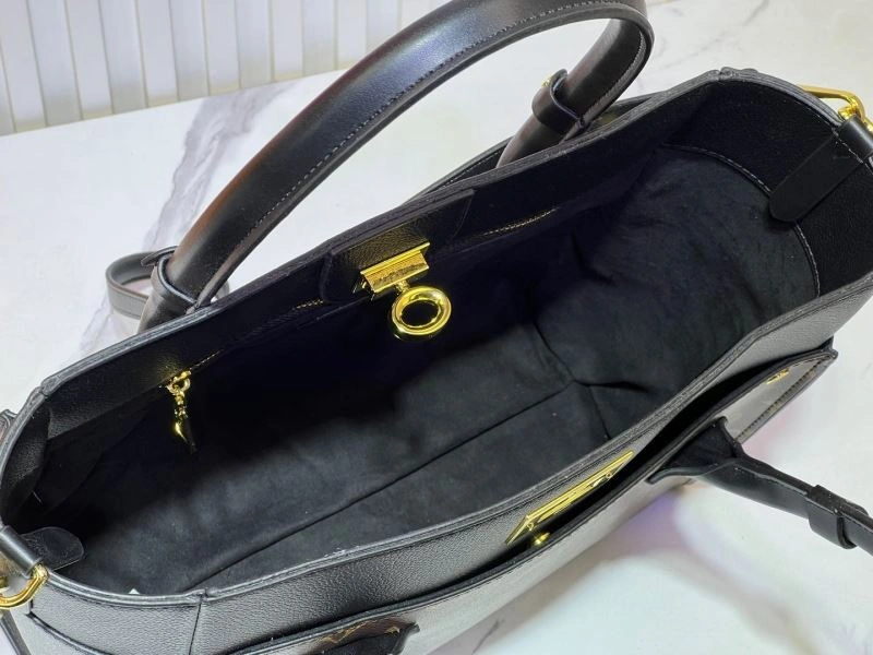 Low-cost Louis Vuitton Shopping Bags