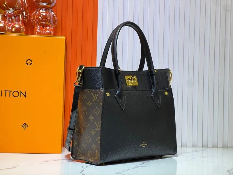 Indistinguishable Louis Vuitton Shopping Bags