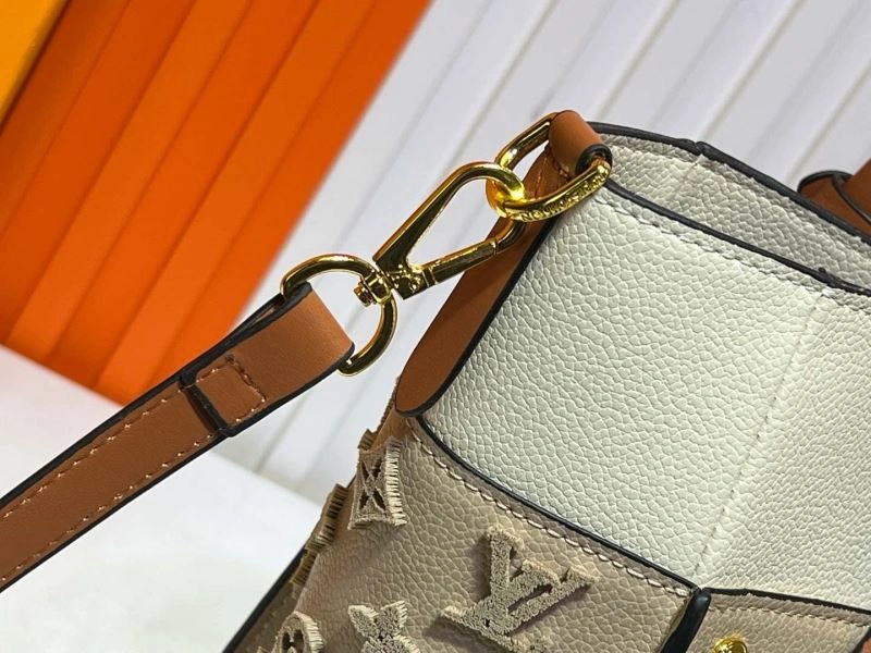 Low-cost Louis Vuitton Shopping Bags