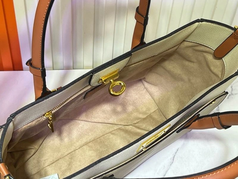 Low-cost Louis Vuitton Shopping Bags