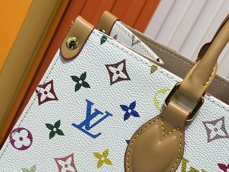Indistinguishable Louis Vuitton Shopping Bags