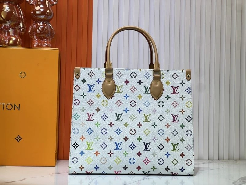 Indistinguishable Louis Vuitton Shopping Bags
