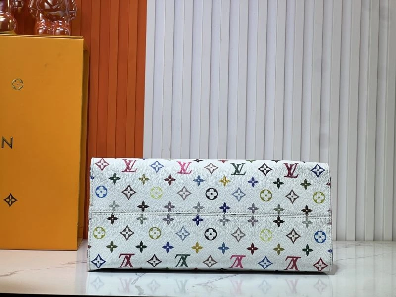 Indistinguishable Louis Vuitton Shopping Bags
