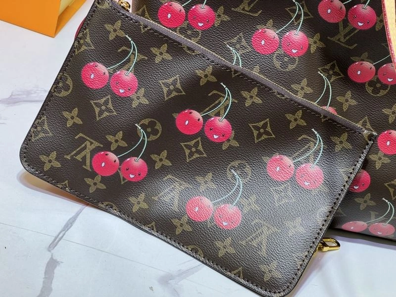 Top mirror Louis Vuitton Shopping Bags