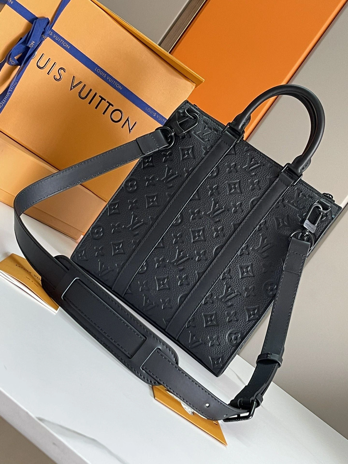 High fidelity Louis Vuitton Shopping Bags