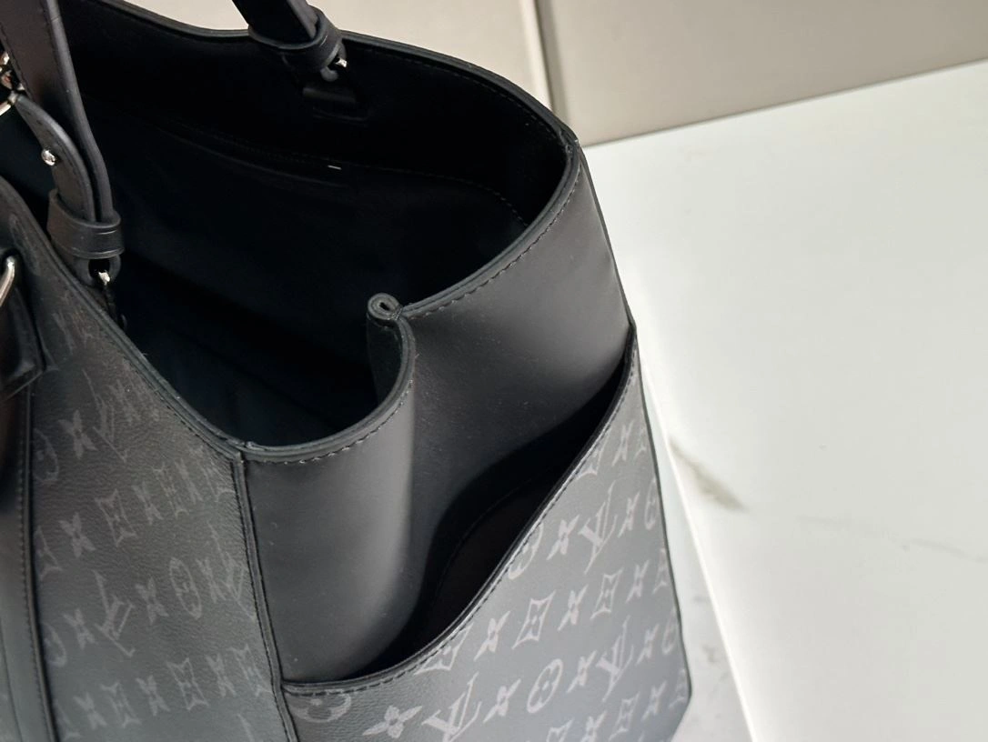 Precise copy Louis Vuitton Shopping Bags