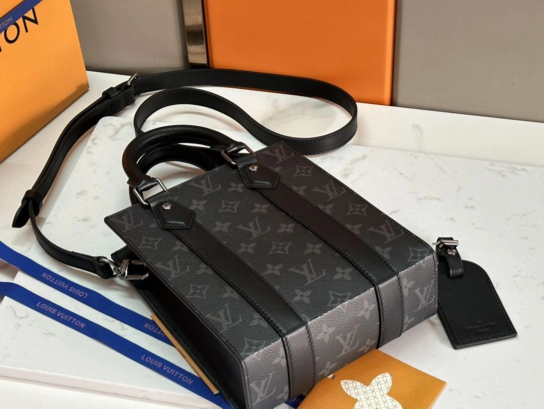 Top mirror Louis Vuitton Shopping Bags