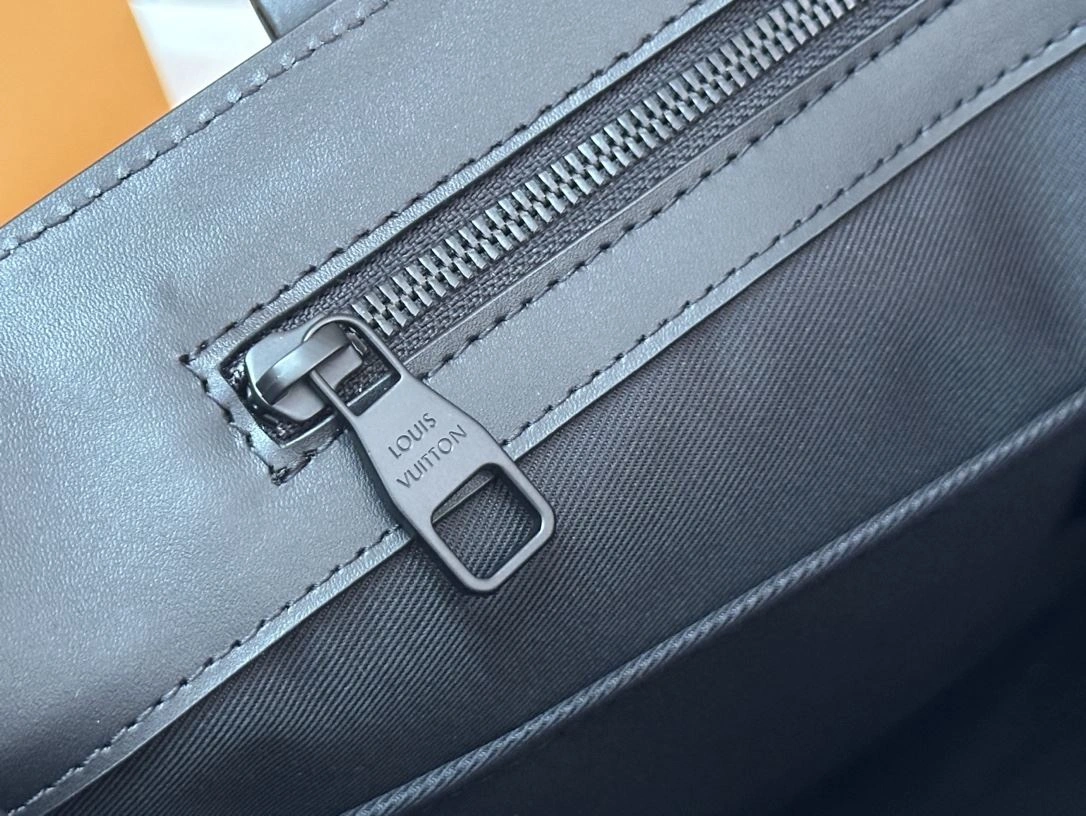 Mirror quality Louis Vuitton Shopping Bags