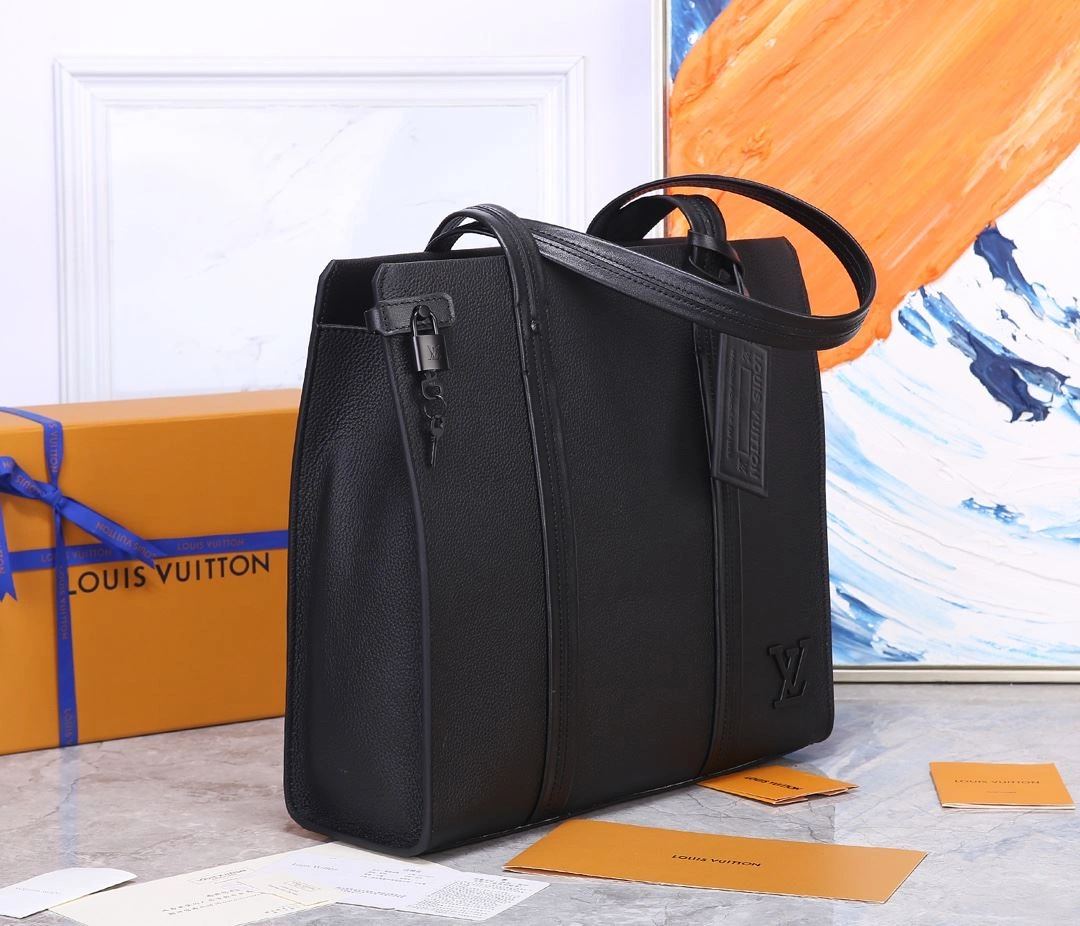 Bargain Louis Vuitton Shopping Bags