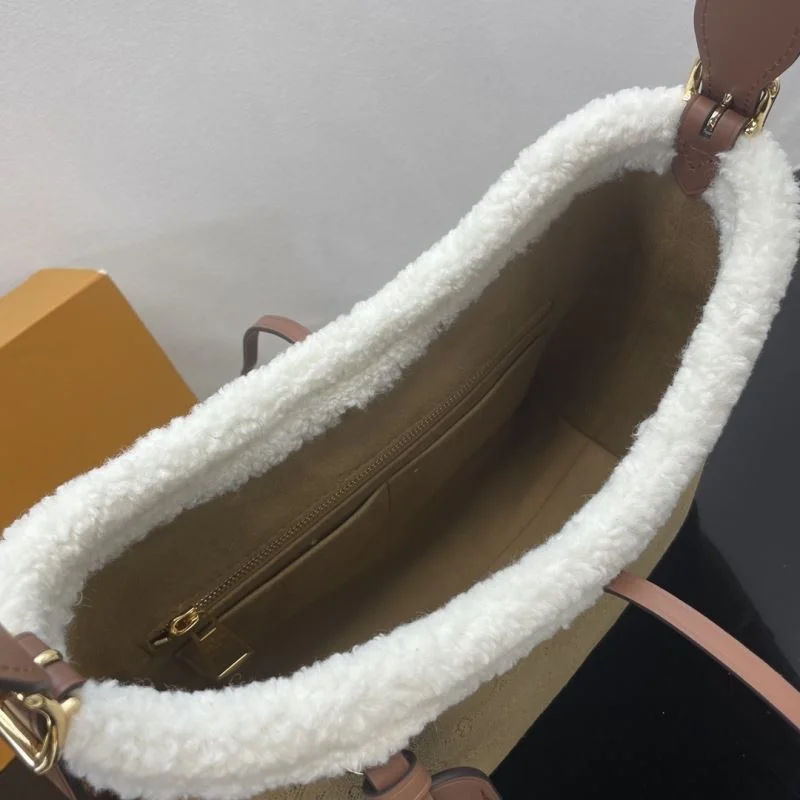 Exact replica Louis Vuitton Shopping Bags