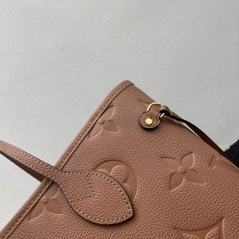 Low-cost Louis Vuitton Shopping Bags