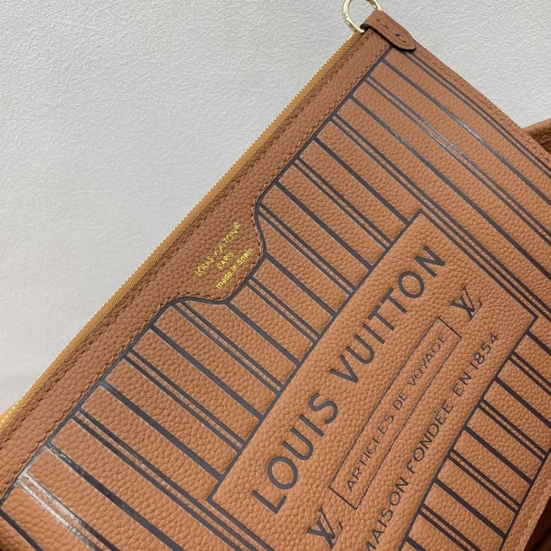 Indistinguishable Louis Vuitton Shopping Bags