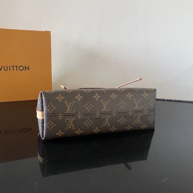 Exact replica Louis Vuitton Shopping Bags