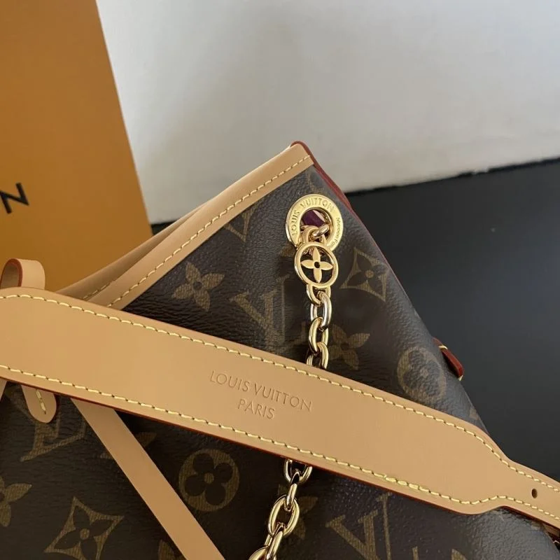 Exact replica Louis Vuitton Shopping Bags