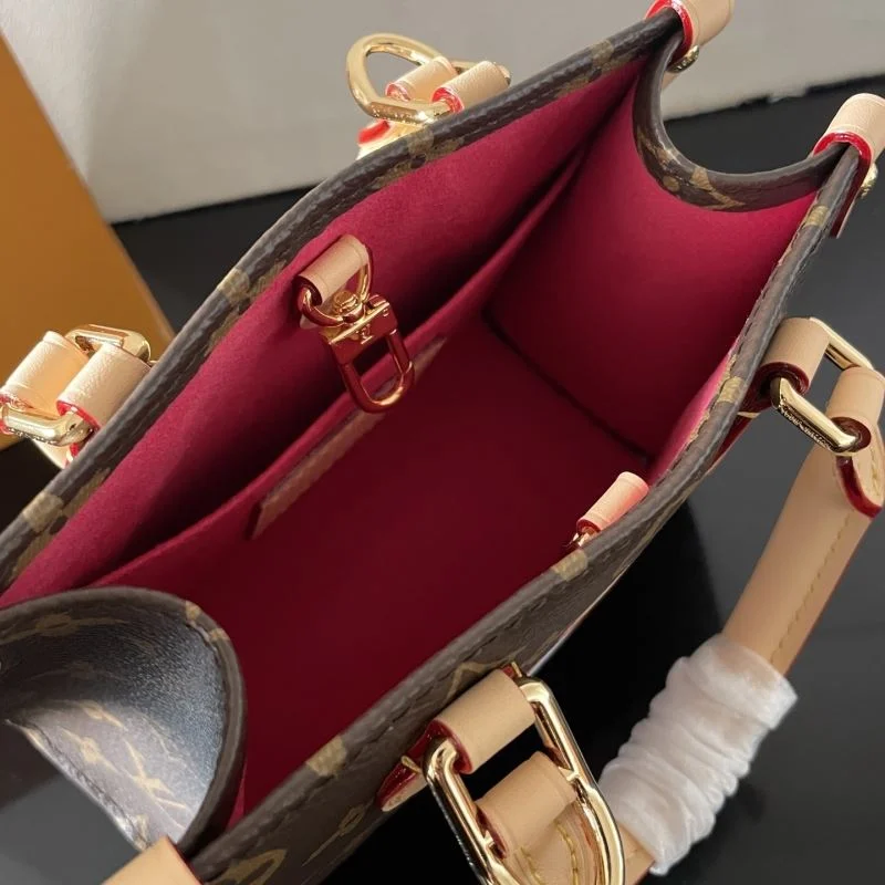 Indistinguishable Louis Vuitton Shopping Bags