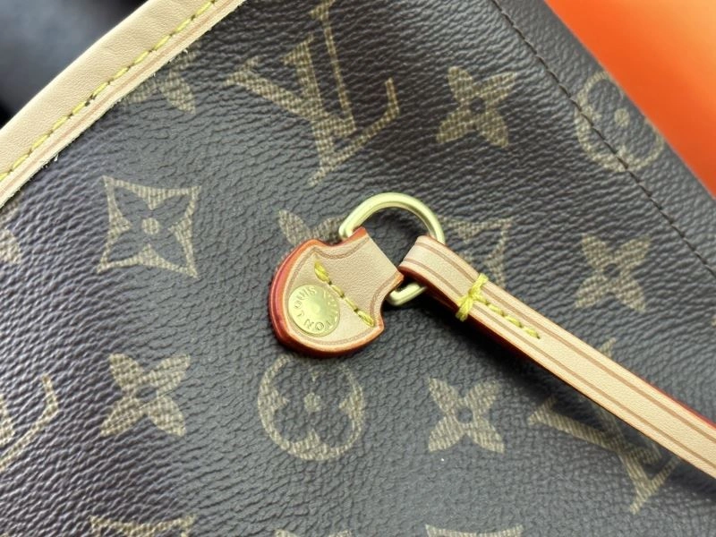 Reasonably priced Louis Vuitton Shopping Bags