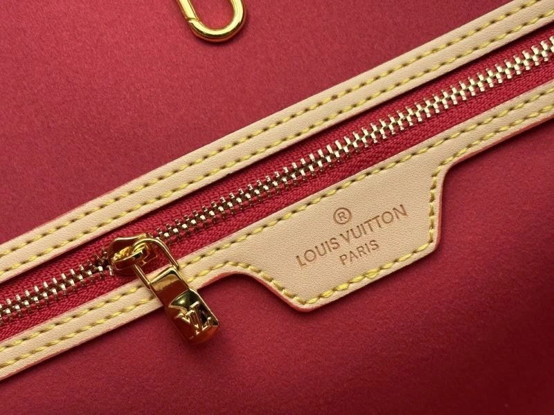 Accurate model Louis Vuitton Shopping Bags