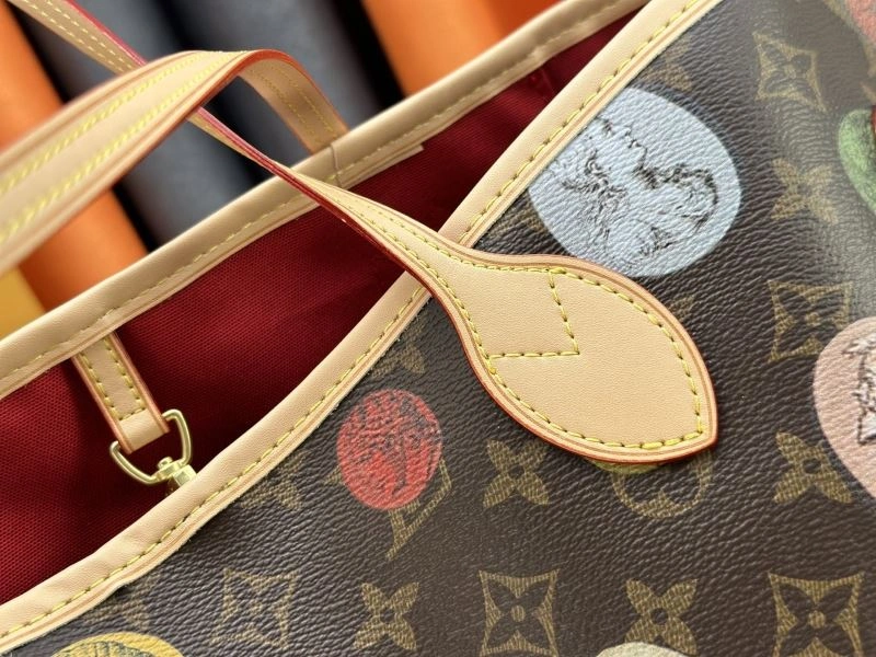 Top mirror Louis Vuitton Shopping Bags