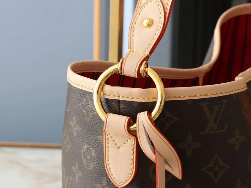 Value-priced Louis Vuitton Shopping Bags