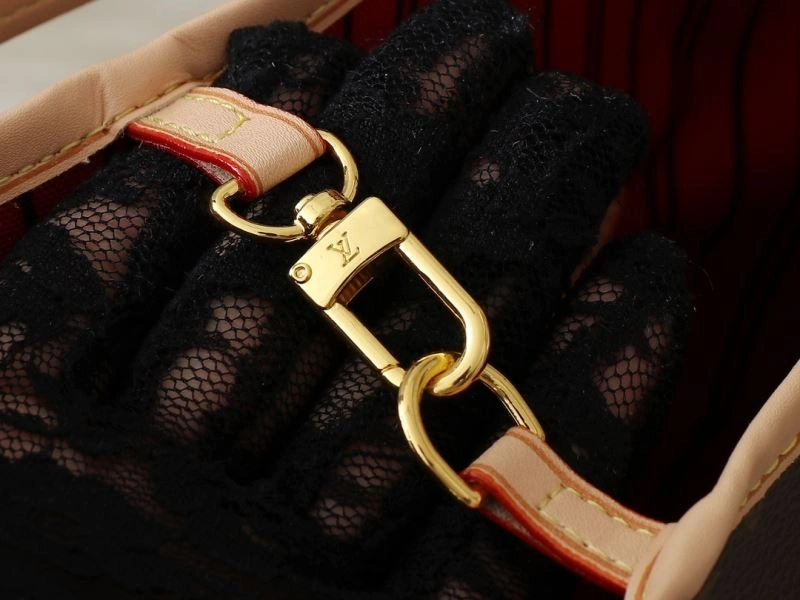 Value-priced Louis Vuitton Shopping Bags