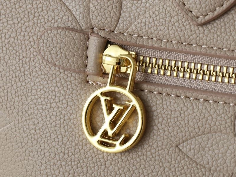 Indistinguishable Louis Vuitton Shopping Bags
