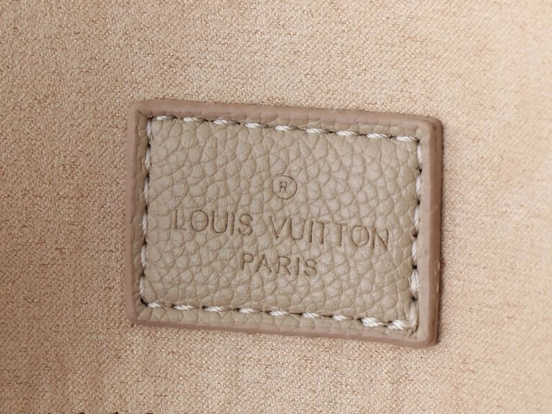 Indistinguishable Louis Vuitton Shopping Bags