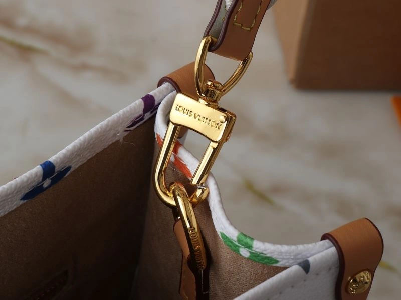Accurate model Louis Vuitton Shopping Bags