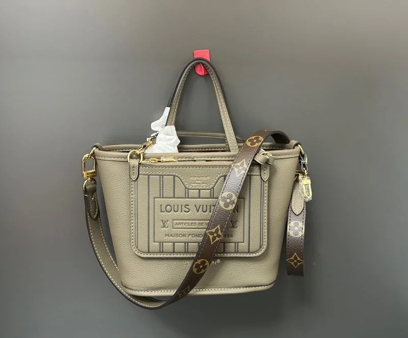High accuracy Louis Vuitton Shopping Bags