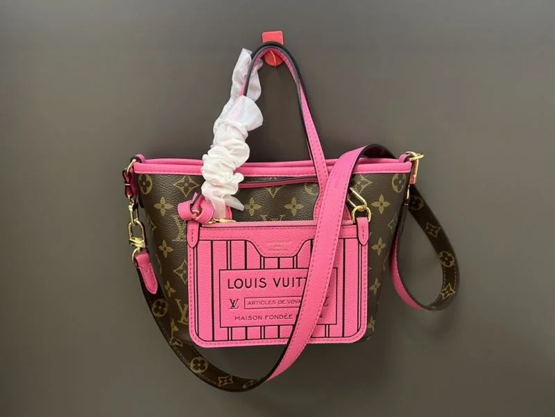 Indistinguishable Louis Vuitton Shopping Bags