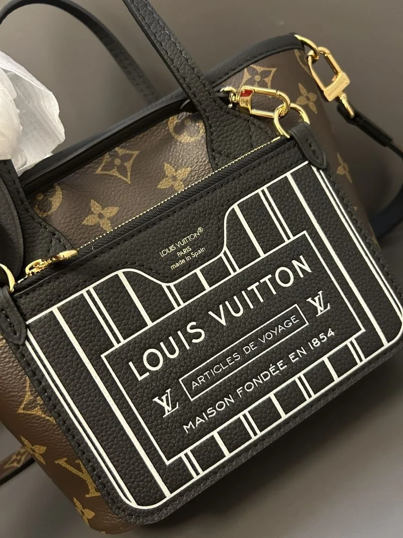 Indistinguishable Louis Vuitton Shopping Bags