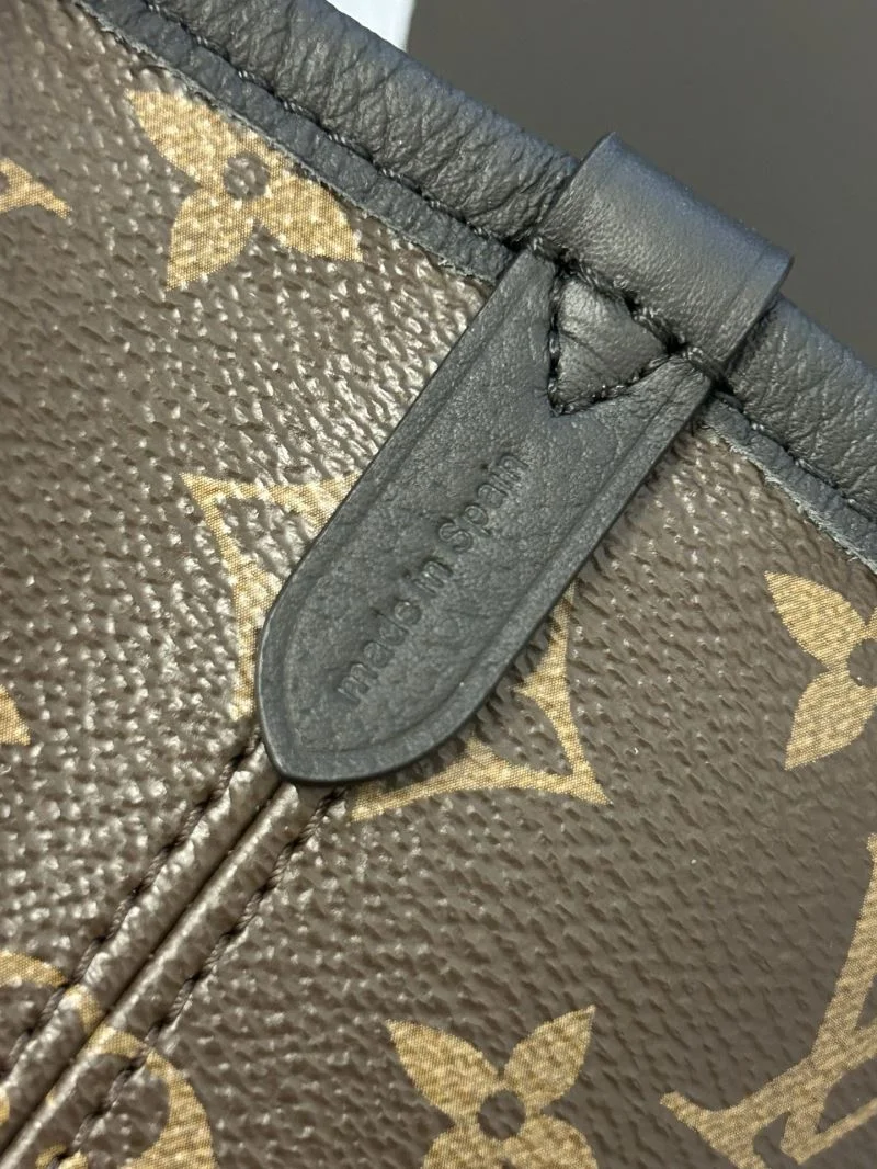 Low-cost Louis Vuitton Shopping Bags