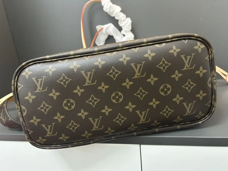Exact replica Louis Vuitton Shopping Bags