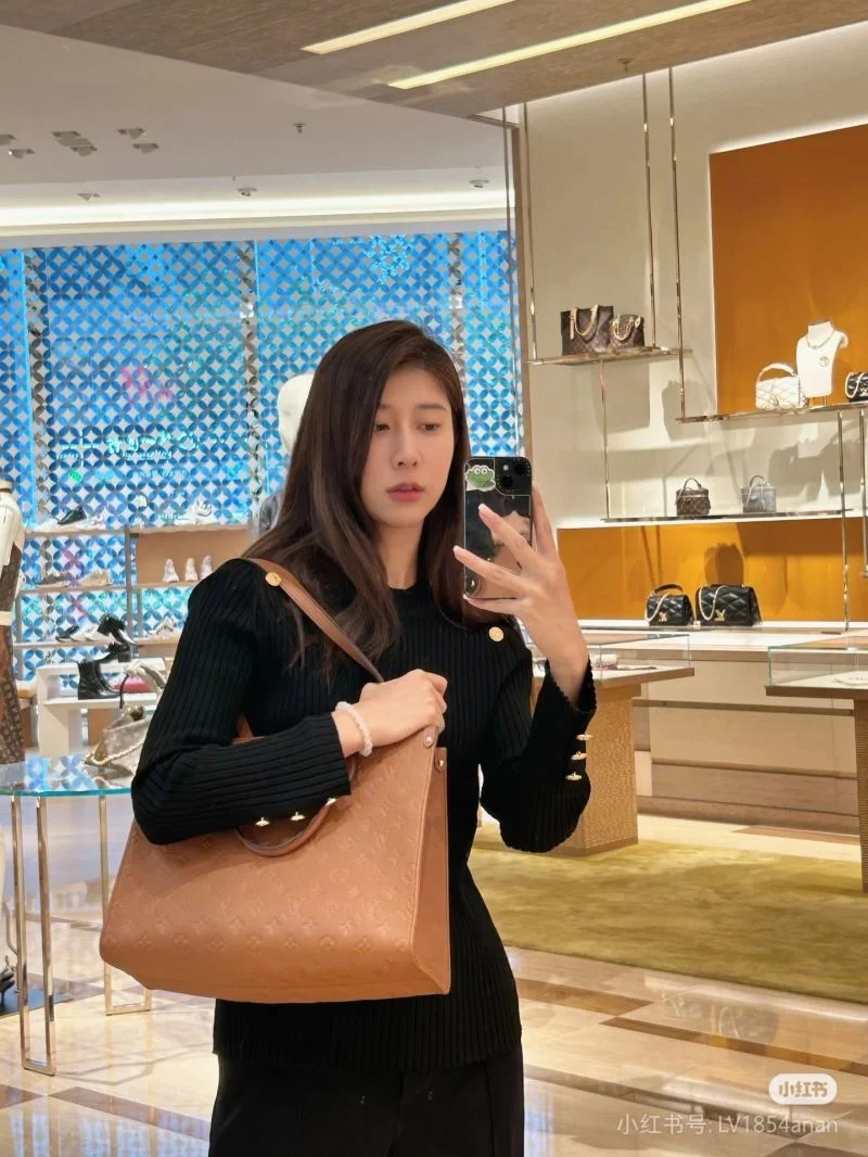 Perfect replica Louis Vuitton Shopping Bags