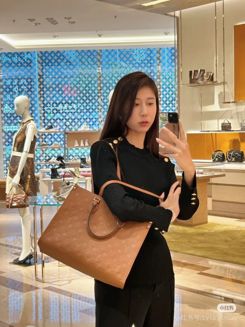 Perfect replica Louis Vuitton Shopping Bags