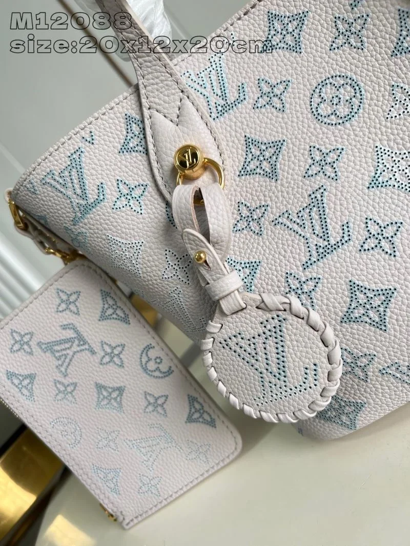 Bargain Louis Vuitton Shopping Bags