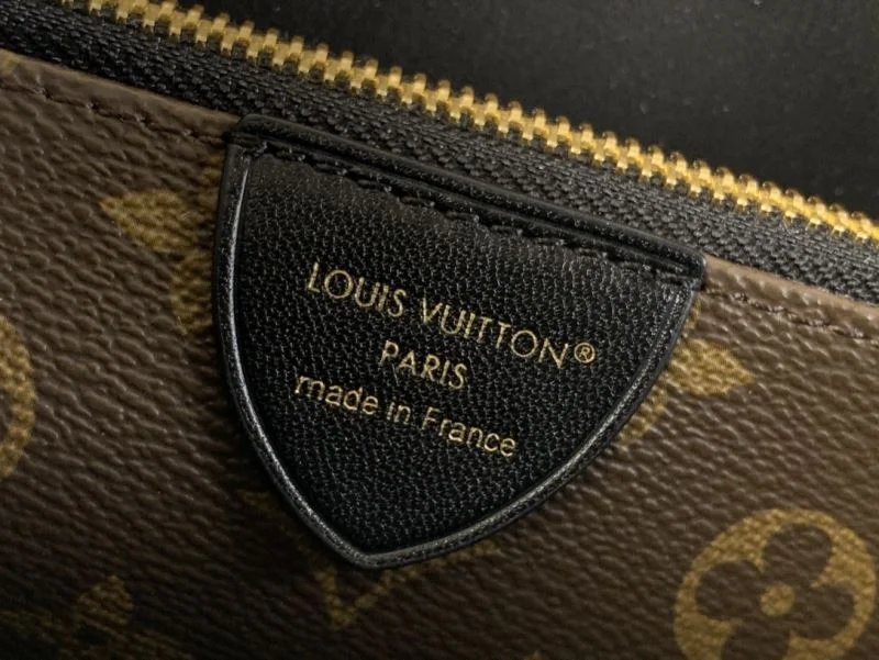 Discounted Louis Vuitton Shopping Bags