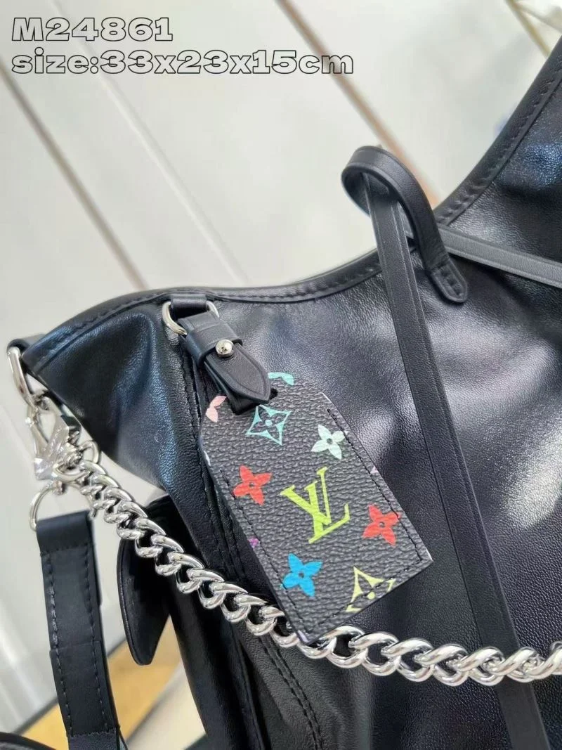 Indistinguishable Louis Vuitton Shopping Bags