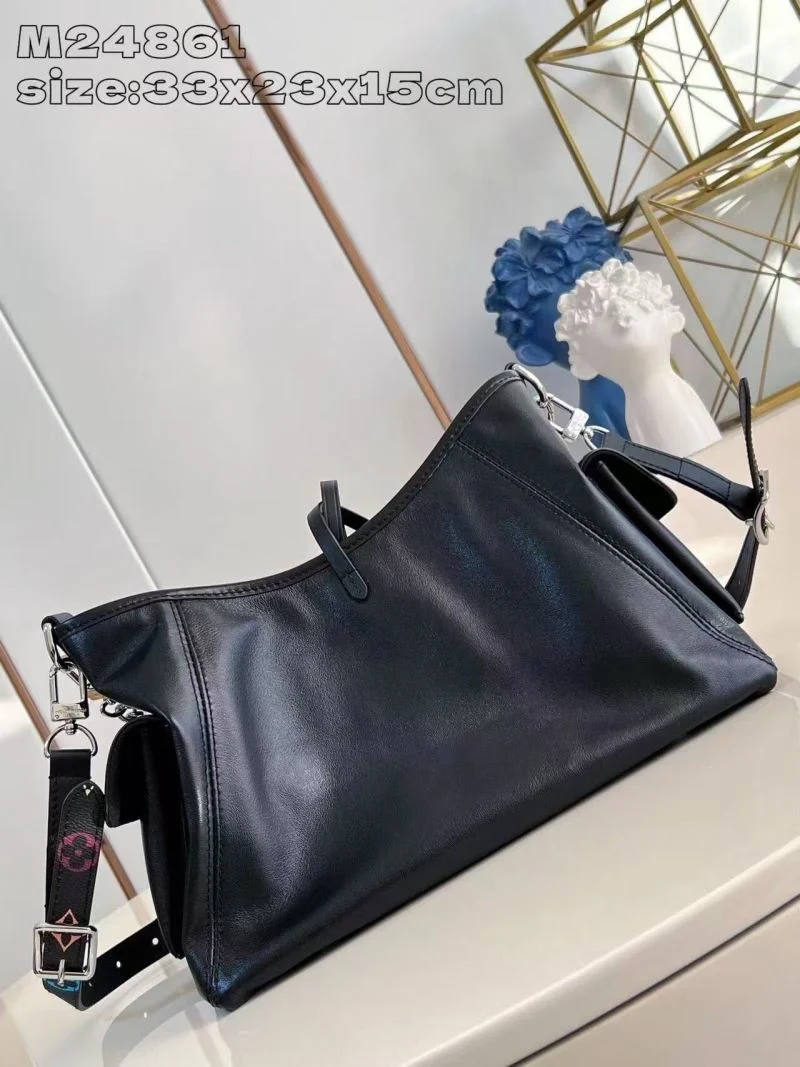 Indistinguishable Louis Vuitton Shopping Bags