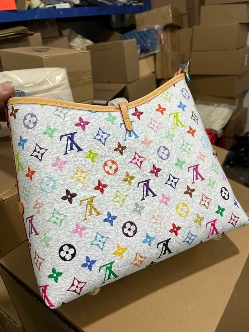 Indistinguishable Louis Vuitton Shopping Bags