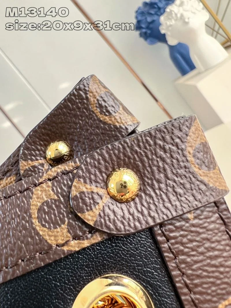 Top mirror Louis Vuitton Shopping Bags