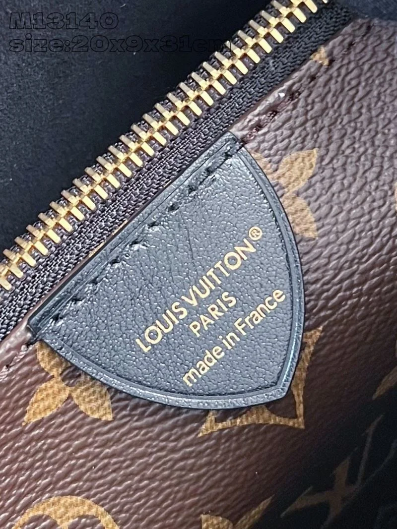 Top mirror Louis Vuitton Shopping Bags