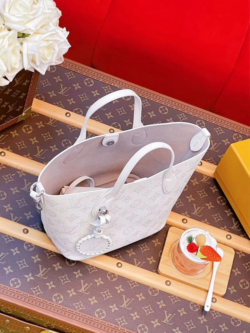 Reasonably priced Louis Vuitton Shopping Bags