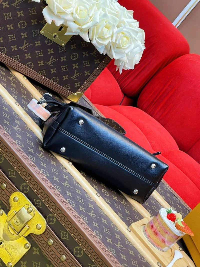 Economical Louis Vuitton Shopping Bags