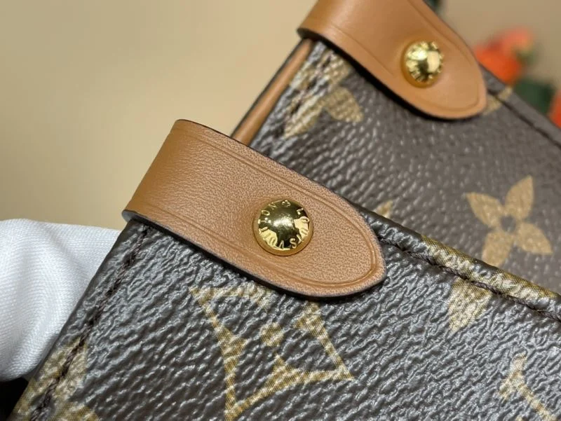 Indistinguishable Louis Vuitton Shopping Bags