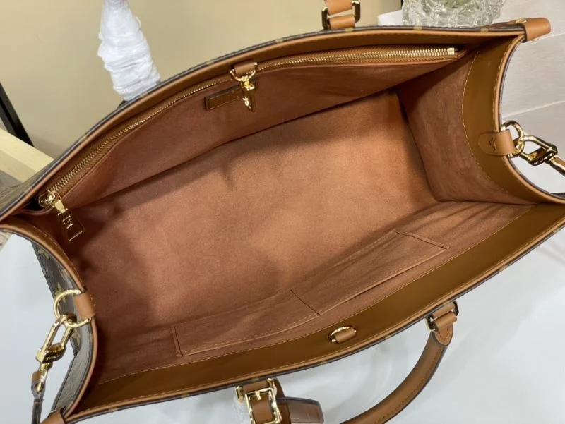 Indistinguishable Louis Vuitton Shopping Bags