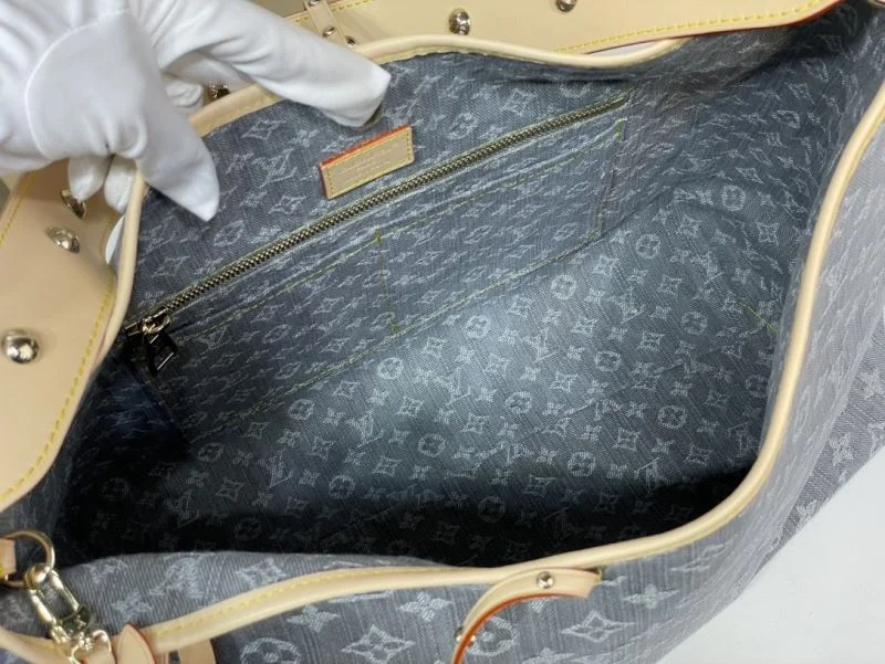 Top mirror Louis Vuitton Shopping Bags