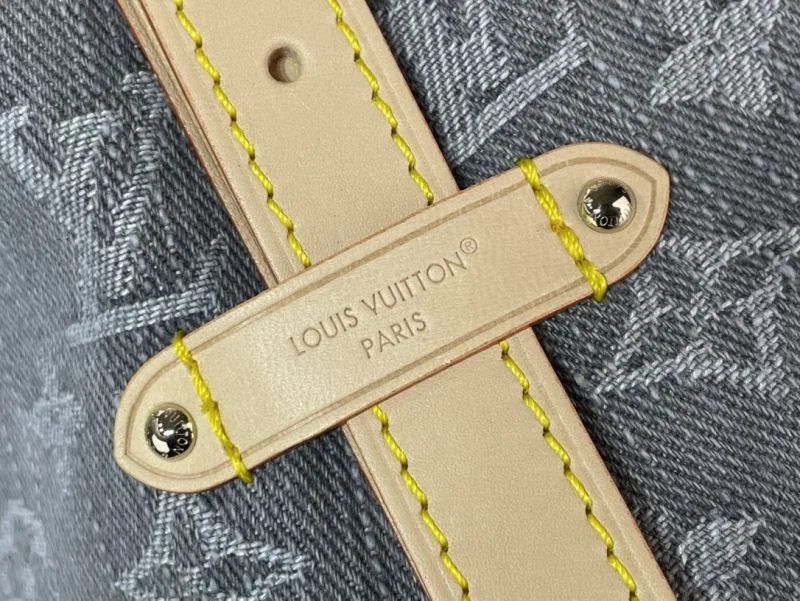Top mirror Louis Vuitton Shopping Bags